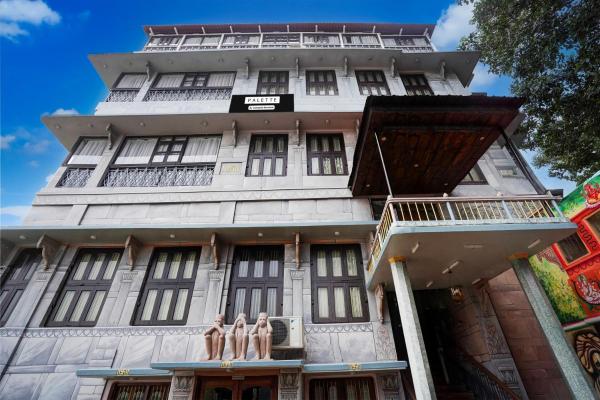 Palette By Checkin Heritage Scindia Ghat - Varanasi