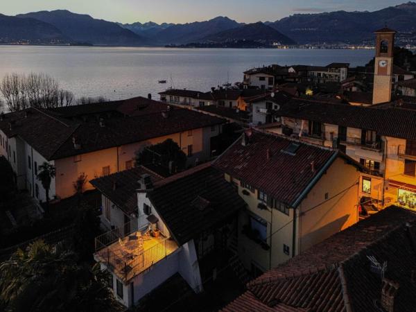 Elegant Traditional Home Steps From The Lake, With Garden And Panoramic Terrace - Lake Maggiore
