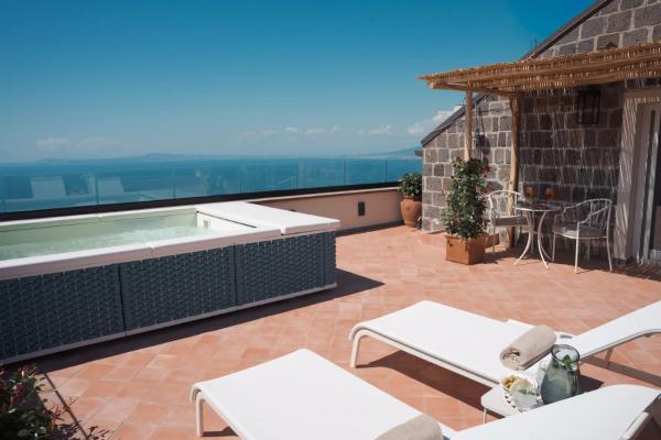 Borgo Mezzo Monte With Concierge, Panoramic Sea Views And Rooftop Jacuzzi By Feeling Italy - Sorrento