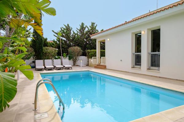 Villa With Private Pool In Pervolia, Larnaca - Cyprus