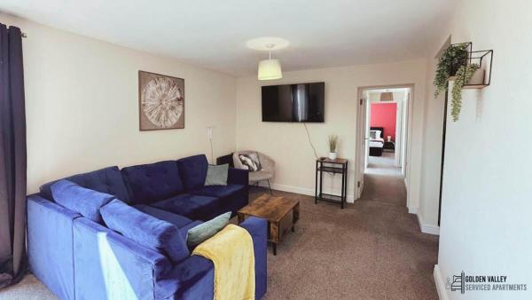 Modern & Spacious Flat With Balcony Views - Nailsworth