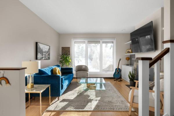 Bright And Welcoming Mount Pleasant Home, Near Dt - Calgary