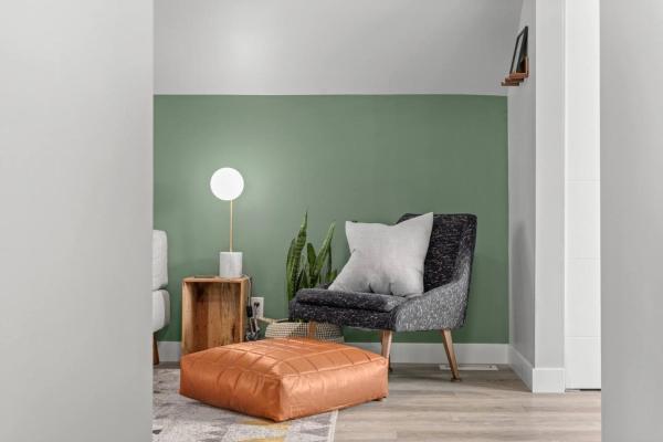 Mid Century Zen Suite. 1 Br. Near Dt, C-train. - Calgary