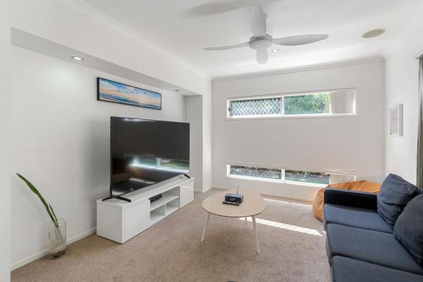 Family Holiday Retreat 4 Beds And Pool - Brisbane