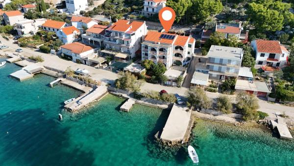 Apartment And Rooms Ive - Tisno