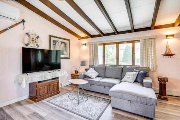 Massachusetts Abode W/ Deck & Grill: Near Beaches! - Massachusetts