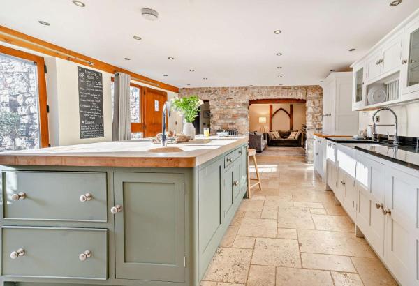 4 Bed In Nottage Oc-t28401 - Porthcawl