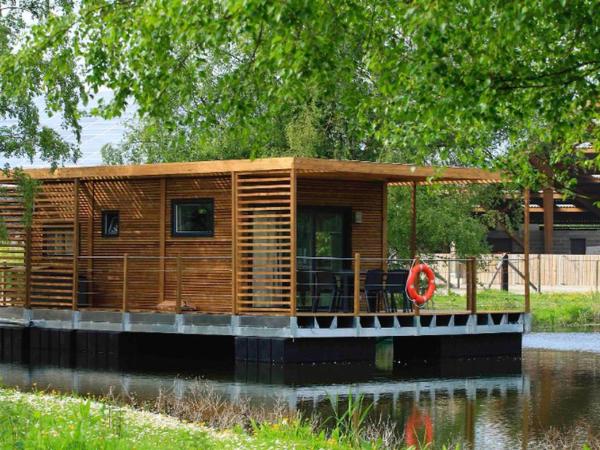 Maison En Location Avec Terrasse Pour 4 Personnes - Api-1-52-1733 - Beauchamps