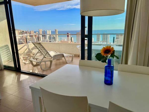 27th Floor Sea View, Heated Indoor Pool With Private Parking - Benidorm