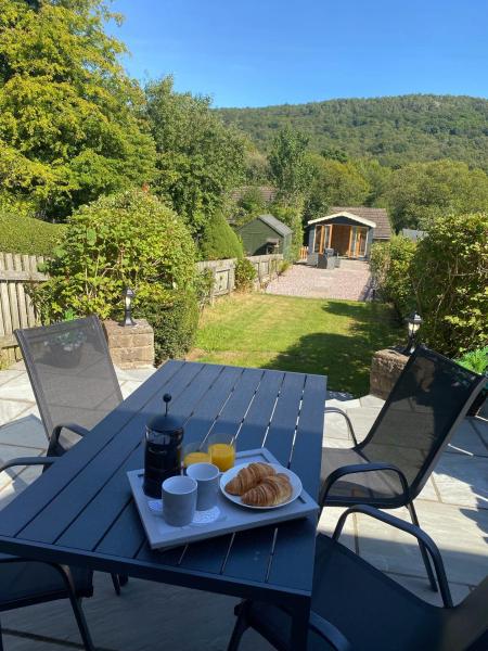 Cosy Cottage In Grindleford, Garden, Views & Walks On The Doorstep, 4 Guests - Castleton