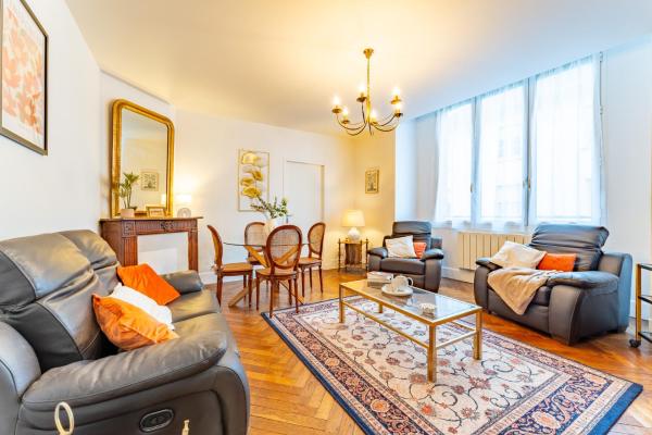 Logis Marybail, Elégant Appartement Avec Terrasse Dans Immeuble Art Déco, Près De La Gare Et Du Centre-ville à Montauban - Montauban