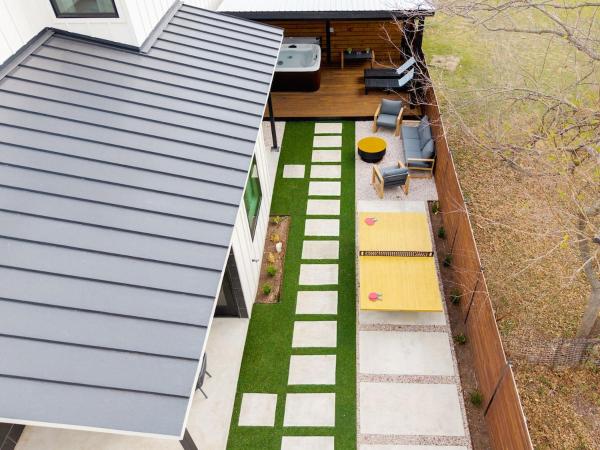 Austin Ember House With Hot Tub & Pit - Austin