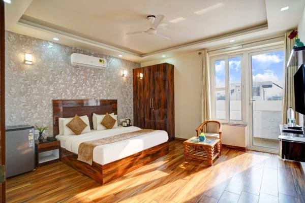 Hotel Golden Place 371 Few Meter Away Medanta Medicity Sector 38 - Gurgaon