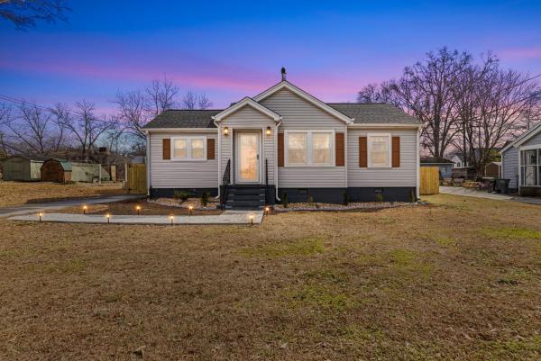 Greenville Cozy Retreat - Saluda Lake, SC