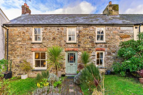 Finest Retreats - Wallis Cottage - Fishguard