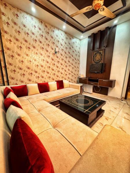 Dha Phase 6 Lahore - Budget Rooms - Near Raya And Dolmen Mall - Lahore