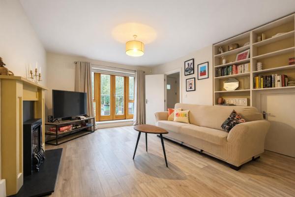 Bright 2bdr Split Level Apt Near Phoenix Park - Swords