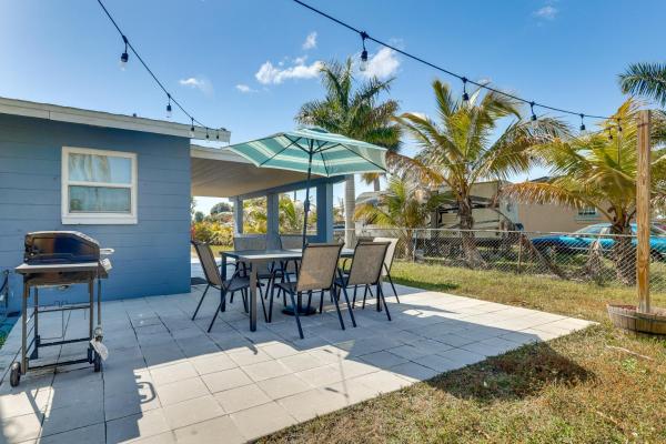 Beach Days And Backyard Nights! Fort Myers Retreat - Fort Myers, FL