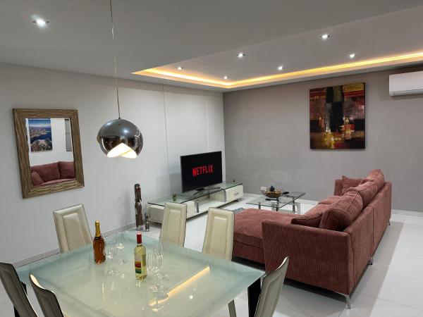 Mida 3-bedrooms Penthouse Sliema With Sea View - Valletta, Malta