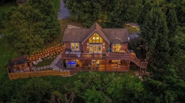 Mtn Views Hottub Sauna Outdoor Theater Firepit - Lake Junaluska, NC