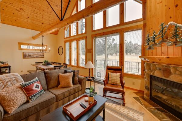 Game Room And 5 Pools Chalet At Eagle Crest Resort - Redmond, OR