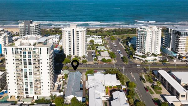Beachfront Unit 5 At Sea Chalets, Sixth Avenue - Mooloolaba