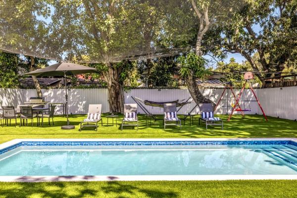 Casamia Only 10 Min To Wynwood With New Pool, Bikes, Parking And Privacy - Coral Gables, FL