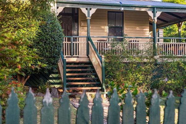 House Of Wisteria - Charming & Timeless - Toowoomba