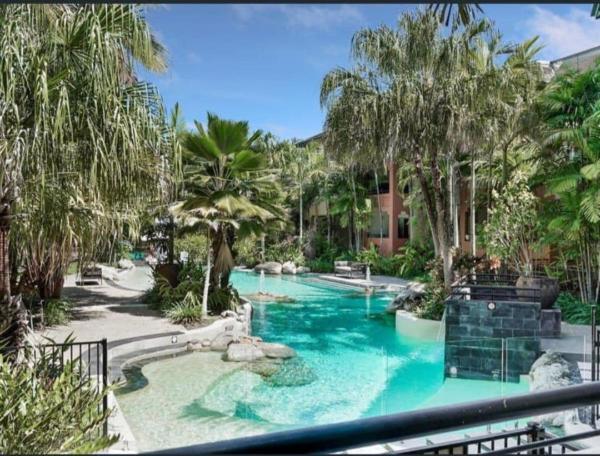 Tropical Resort With Balcony Overlooking Pool - Cairns