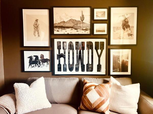 Western Cowboy Cottage, Fire Pit & Desert Views - Kanab, UT