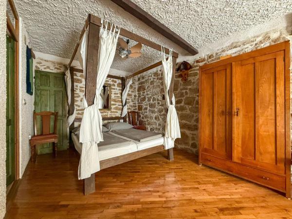Comfortable Apartment In Betina, 52 M², Air-conditioned - Pirovac