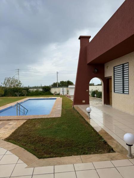 Villa Vip Avec Piscine & Jardin à Chott Mariem - Sousse