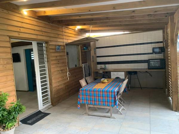 Bungalow Charmant Près De Rivière-salée, 40 M² Avec Jardin - Martinique
