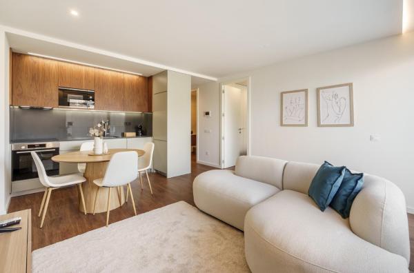 196 Andrade Corvo Collection By Minhos Guest - Braga