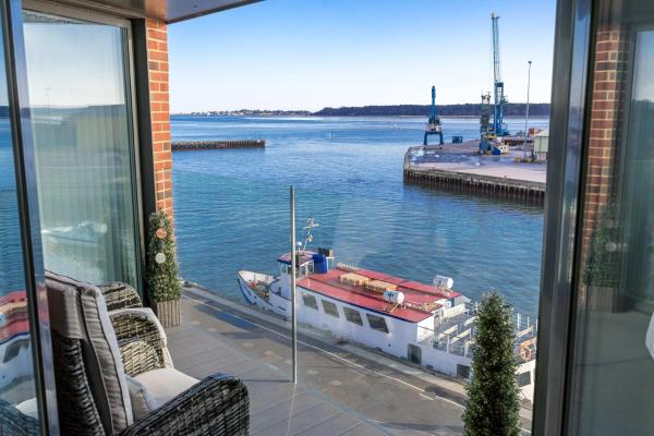 Dolce Vita - Duplex Apartment With Incredible Harbour Views - Bournemouth