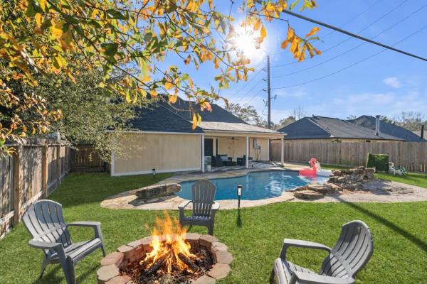 Pool Villa- Near Airport & Downtown, Fire Pit, Foosball - アメリカ ヒューストン