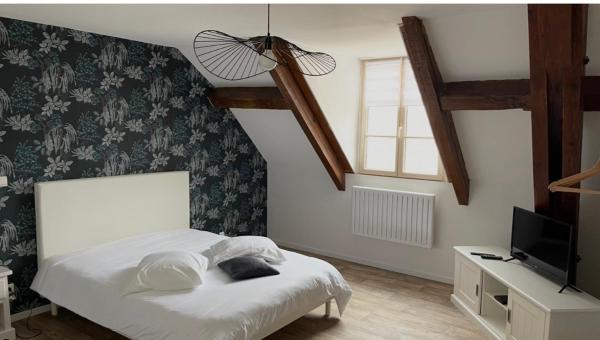 Chambre D Hôtes Dans Un Domaine Au Calme Proche Du Pal - Allier