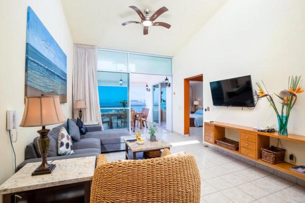 Bucerías Colibri 504 | 2br/2ba Near Beach, Pool & Rooftop - Bucerías