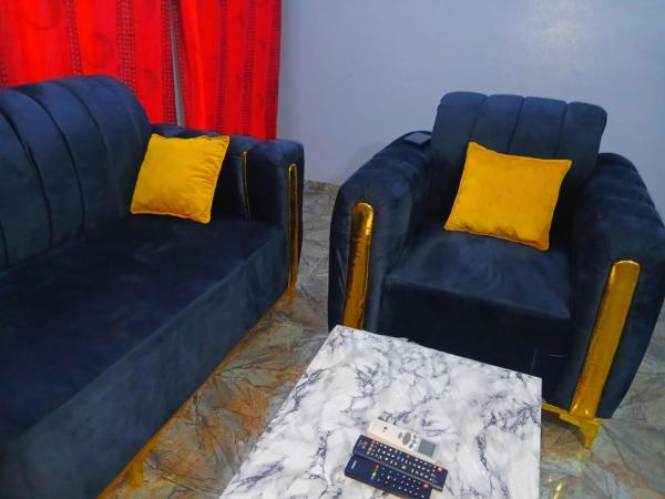 Chambre Salon Non Loin De La Plage - Cotonou