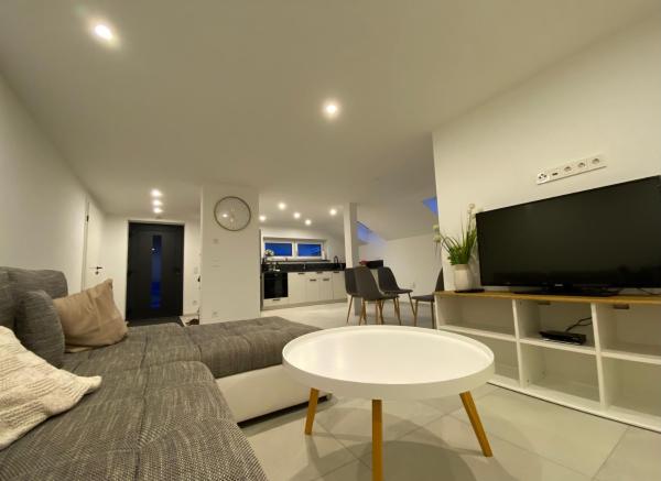 Moderne Große Wohnung - Deggendorf