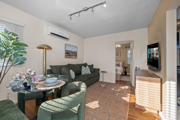 Stylish 1br Home With Parking Near Zoo & Downtown - San Diego