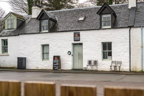 Plockton Distillery Flat - Plockton