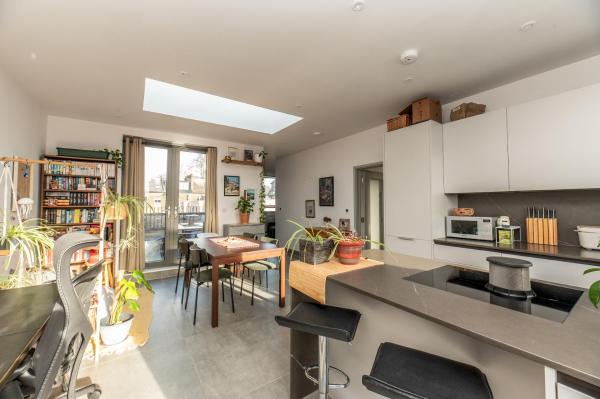 Beautiful 1br Huge Terrace 17 Mins Central London - Pass The Keys - Epsom