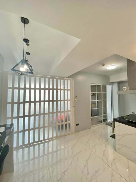 Penthouse Condo In Azure - Near Airport - Muntinlupa