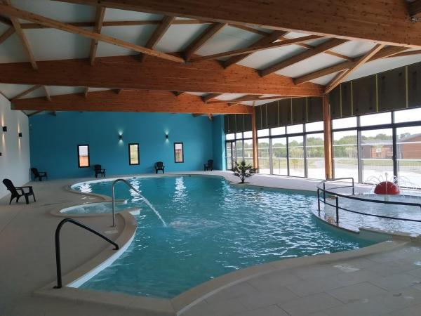 Mobil-home Spacieux, Grande Terrasse ,Piscine En éTé - Arzal