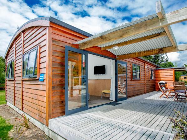 Hot Water Beach Top 10 Holiday Park - Hahei