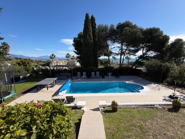 5 Bedroom Villa With Heated Pool With Breath-taking Sea Views, Walking Distances To Shops Restaurants Beach - Casares