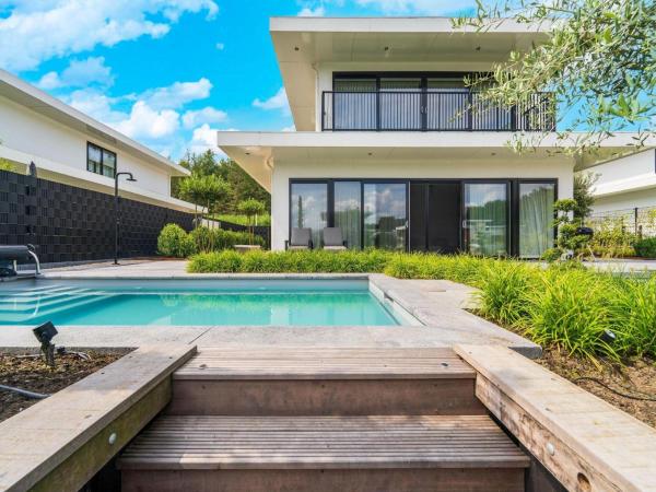 Water Nr. 561 | 8 Pers. Privat Pool, Jacuzzi & Sauna - Lelystad