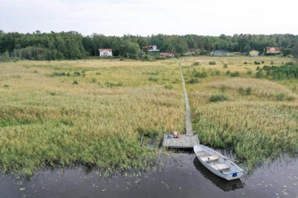 Sjötomt Med Privat Brygga, Roddbåt & Solnedgång - Kungsör