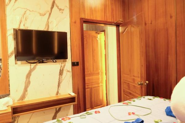Private Jacuzzi Pool Suite Near Walking Street - Pa Tong